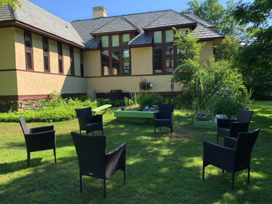 Outdoor Seating Area | Daland Memorial Library